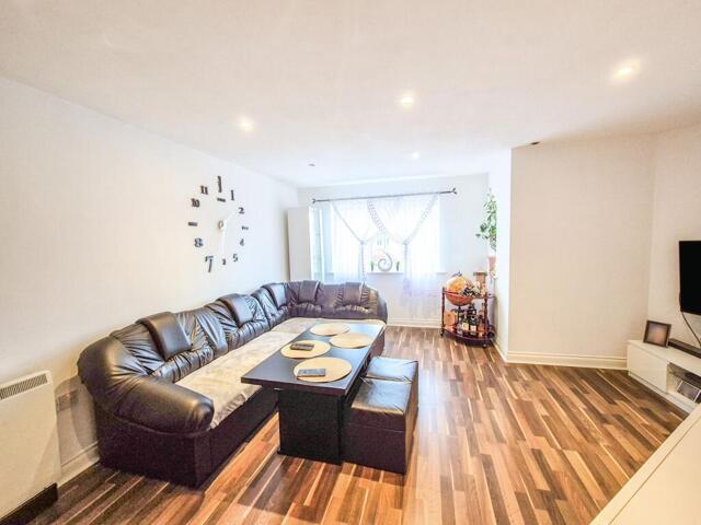 For Sale 2 Bedroom Shared Living/roommate Doncaster South Yorkshire DLS101119256