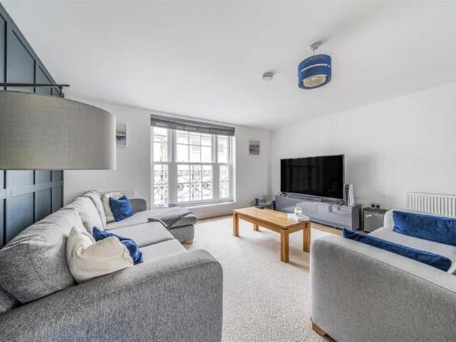 For Sale 2 Bedroom Shared Living/roommate Dorchester Dorset DS99054995
