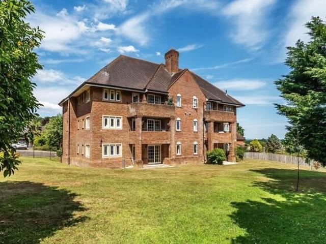 For Sale 2 Bedroom Shared Living/roommate Dorking Surrey DS99986205