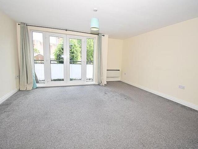 For Sale 2 Bedroom Shared Living/roommate Exeter Devon DS100263322