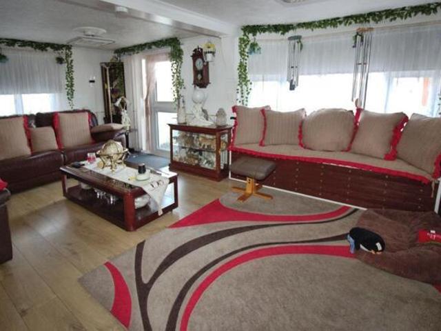 For Sale 2 Bedroom Shared Living/roommate Eye Lincolnshire DLS100263126