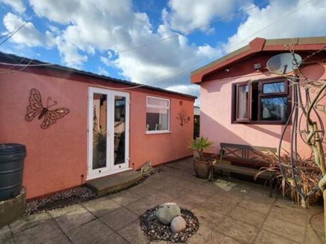 For Sale 2 Bedroom Shared Living/roommate Eye Lincolnshire DLS99926140