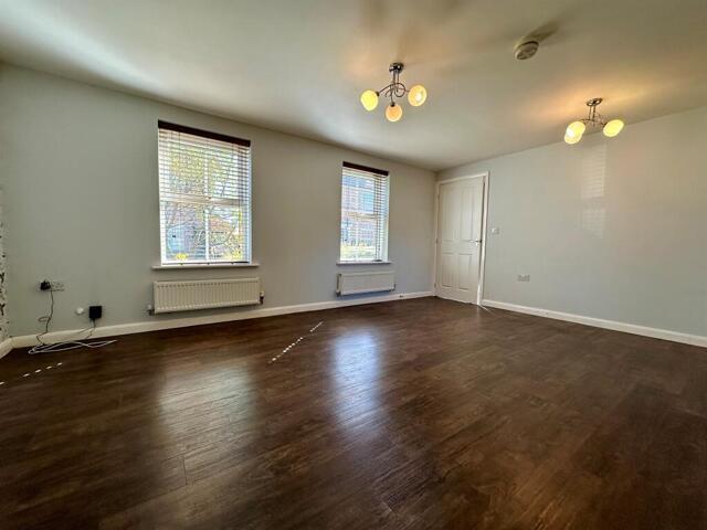 For Sale 2 Bedroom Shared Living/roommate Eye Suffolk DS101674945