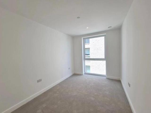 For Sale 2 Bedroom Shared Living/roommate Ealing Great London DLS100426338