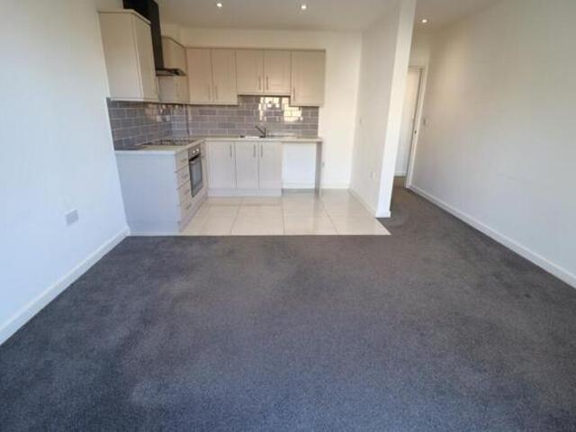 For Sale 2 Bedroom Shared Living/roommate Eastwood Southend On Sea DLS98687541