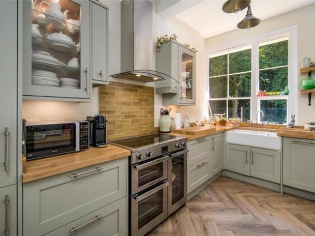 For Sale 2 Bedroom Shared Living/roommate East Cowes Isle Of Wight DLS98386992