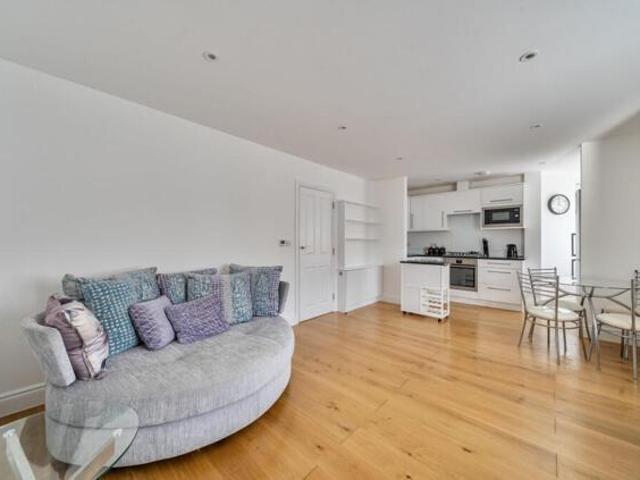 For Sale 2 Bedroom Shared Living/roommate East Grinstead West Sussex DLS98930161