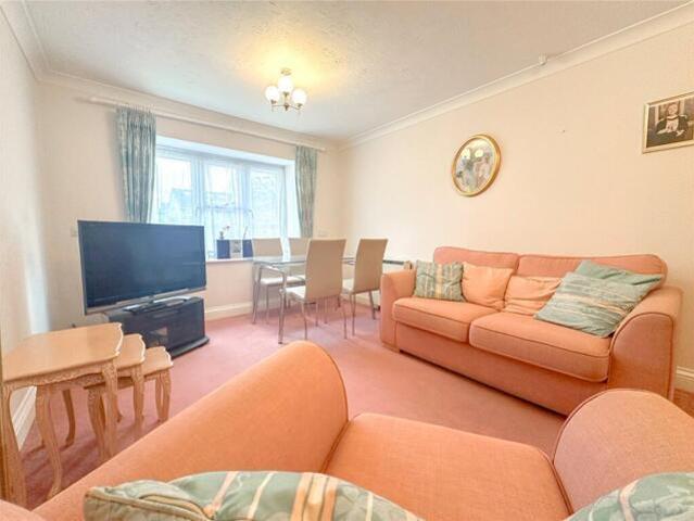 For Sale 2 Bedroom Shared Living/roommate Elstree Hertfordshire DLS101678382