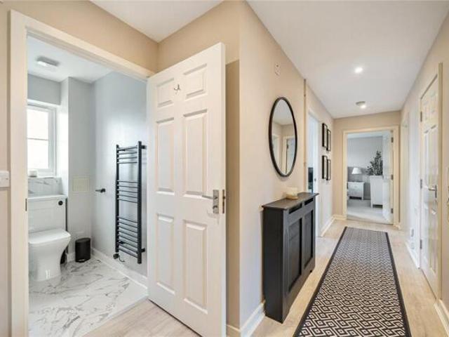 For Sale 2 Bedroom Shared Living/roommate Epsom Surrey DLS100398577