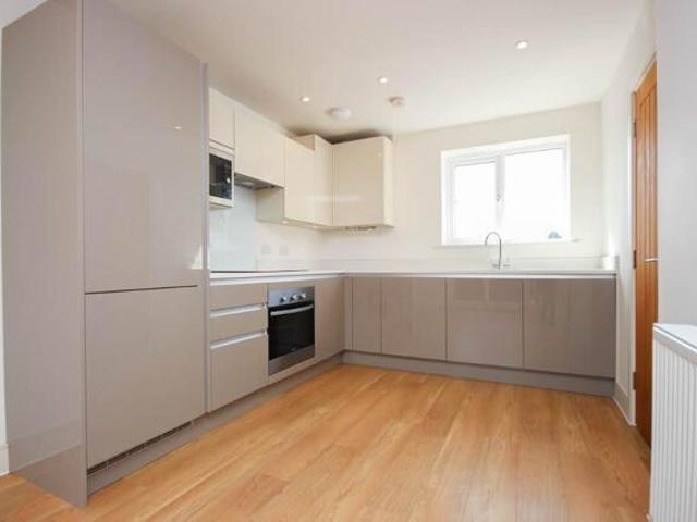 For Sale 2 Bedroom Shared Living/roommate Epping Forest Great London DS100426407