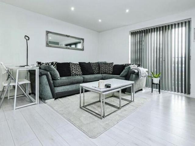 For Sale 2 Bedroom Shared Living/roommate Erdington Birmingham DS100684878