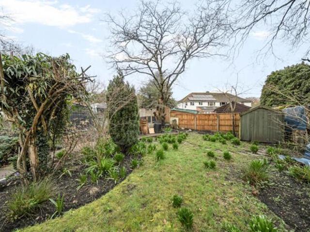 For Sale 2 Bedroom Shared Living/roommate Farnborough Hampshire DLS100503337