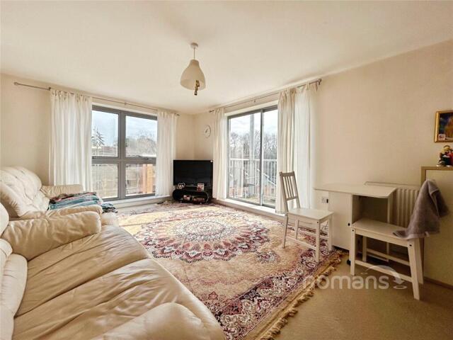 For Sale 2 Bedroom Shared Living/roommate Farnborough Hampshire DLS100648920