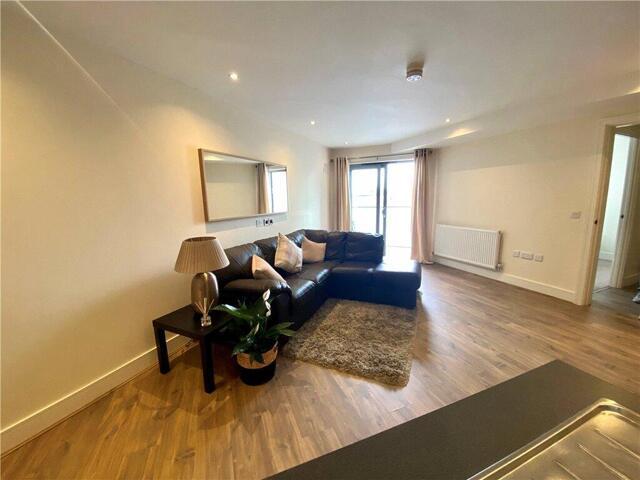 For Sale 2 Bedroom Shared Living/roommate Farnborough Hampshire DLS101674857