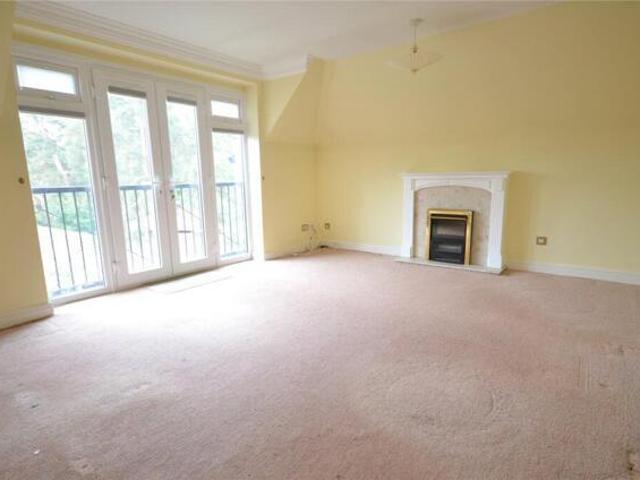 For Sale 2 Bedroom Shared Living/roommate Farnham Surrey DS100456339
