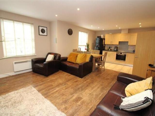 For Sale 2 Bedroom Shared Living/roommate Fareham Hampshire DS100684956