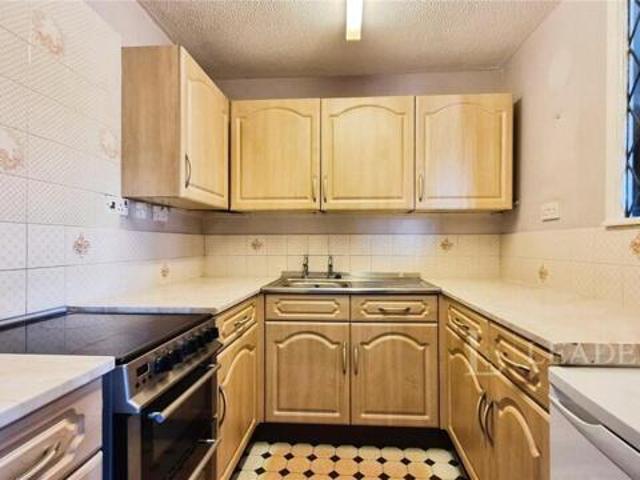 For Sale 2 Bedroom Shared Living/roommate Fareham Hampshire DS101379004