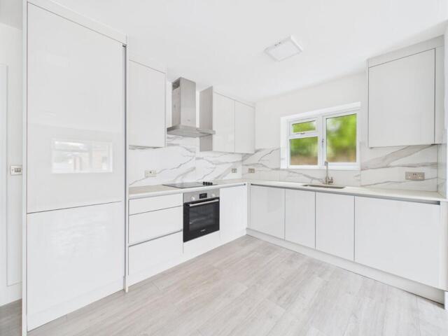 For Sale 2 Bedroom Shared Living/roommate Feltham Greater London DS101675139