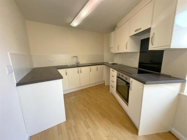 For Sale 2 Bedroom Shared Living/roommate Fowey Cornwall DS100398271