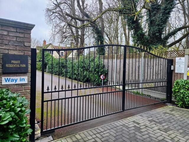 For Sale 2 Bedroom Shared Living/roommate Fowlmere Fowlmere DS101676343