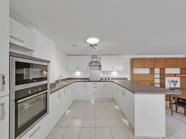 For Sale 2 Bedroom Shared Living/roommate Guildford Surrey DLS101200060