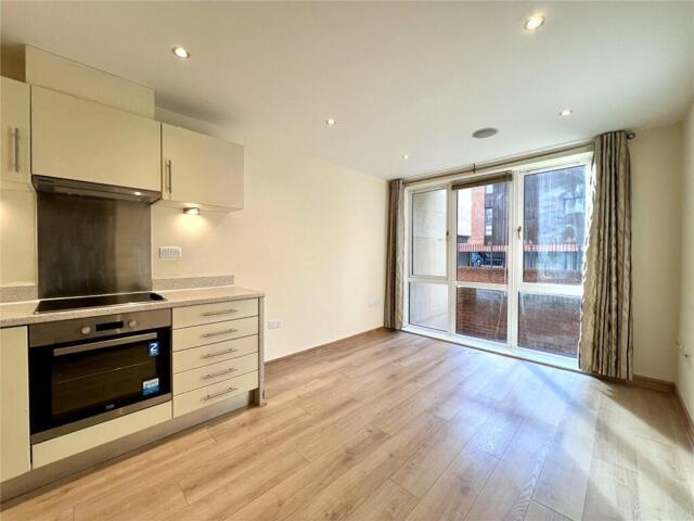 For Sale 2 Bedroom Shared Living/roommate Guildford Surrey DLS101676880