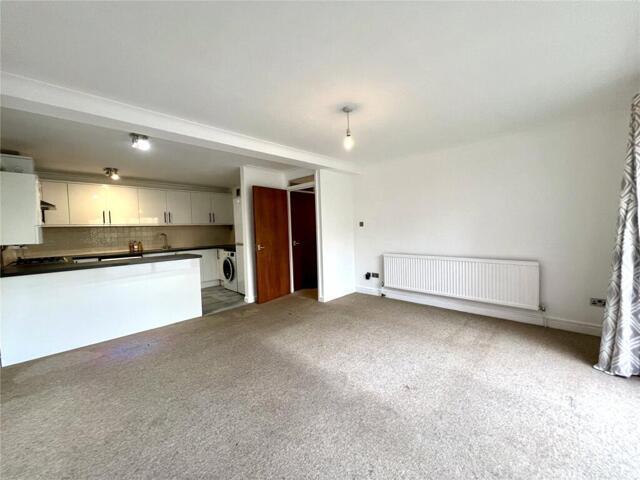 For Sale 2 Bedroom Shared Living/roommate Guildford Surrey DS99029125