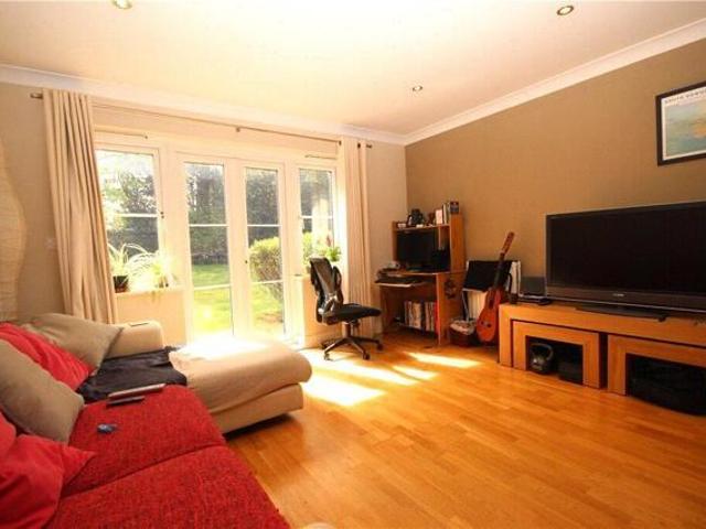 For Sale 2 Bedroom Shared Living/roommate Guildford Surrey DS99475800