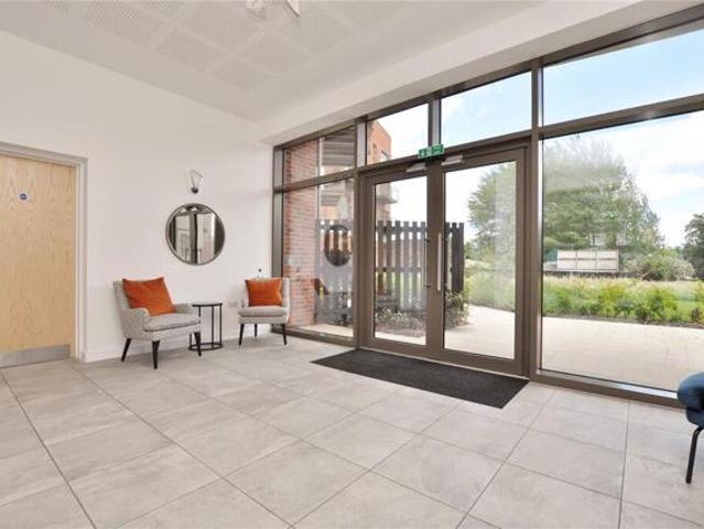 For Sale 2 Bedroom Shared Living/roommate Guildford Surrey DS99735780