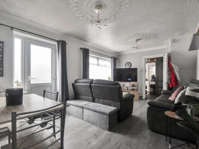 For Sale 2 Bedroom Shared Living/roommate Gillingham Medway DS100787148
