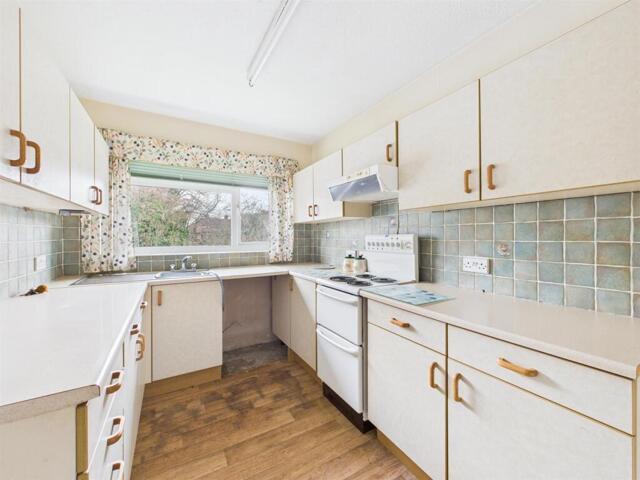 For Sale 2 Bedroom Shared Living/roommate Gloucester Gloucestershire DLS99345054