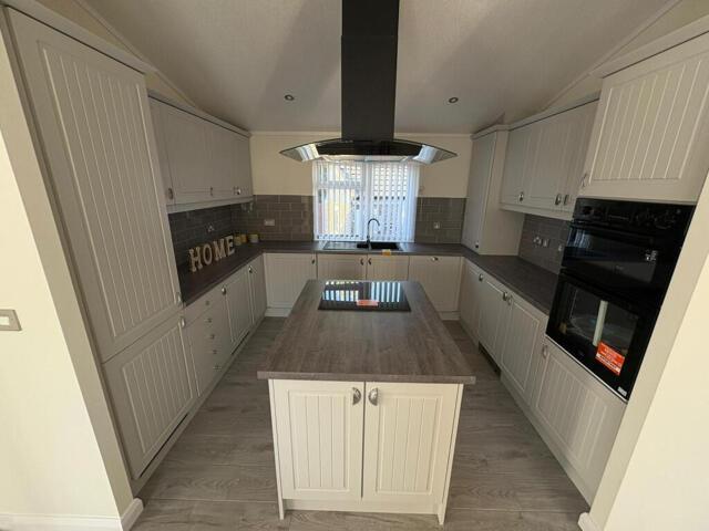 For Sale 2 Bedroom Shared Living/roommate Gloucestershire Gloucestershire DS101278228