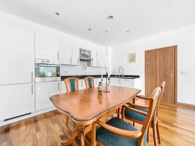 For Sale 2 Bedroom Shared Living/roommate Greenwich Greater London DS100316881