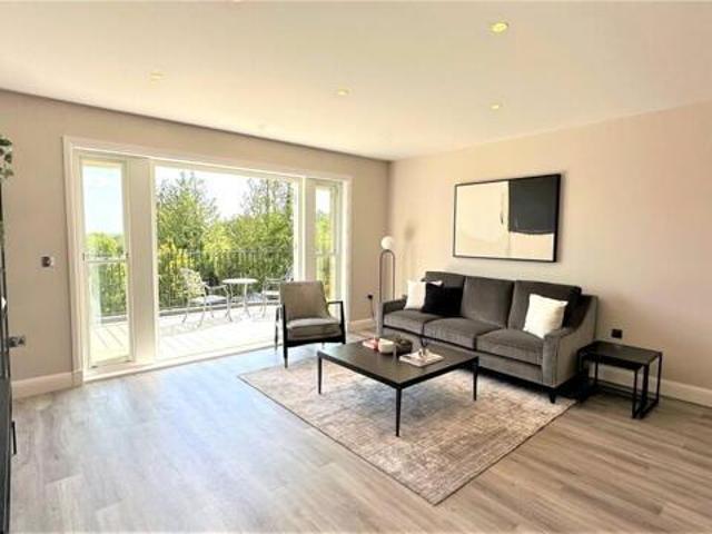 For Sale 2 Bedroom Shared Living/roommate Hadley Wood Greater London DLS98969224