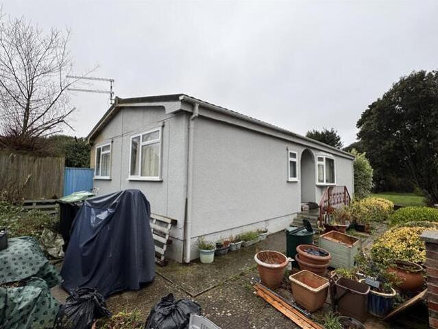 For Sale 2 Bedroom Shared Living/roommate Hampshire Hampshire DLS100366472