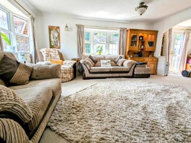 For Sale 2 Bedroom Shared Living/roommate Hampshire Hampshire DLS100685059