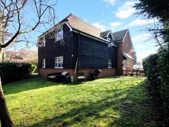For Sale 2 Bedroom Shared Living/roommate Hampshire Hampshire DLS101316435
