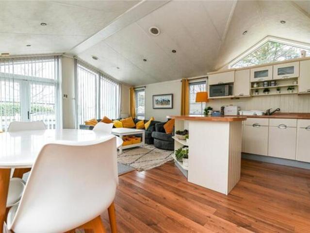 For Sale 2 Bedroom Shared Living/roommate Hampshire Hampshire DS99641776
