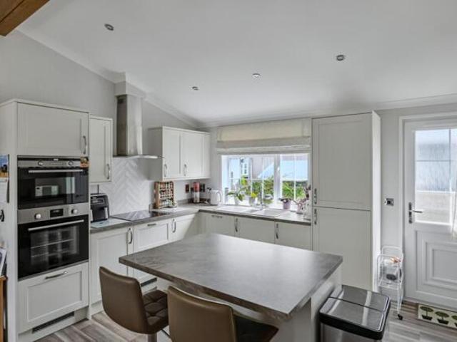 For Sale 2 Bedroom Shared Living/roommate Hampshire Hampshire DS99895422