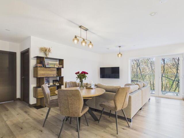 For Sale 2 Bedroom Shared Living/roommate Harlow Essex DS99436670
