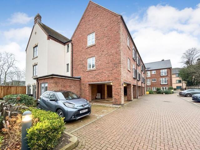 For Sale 2 Bedroom Shared Living/roommate Hatfield Hertfordshire DLS98864339
