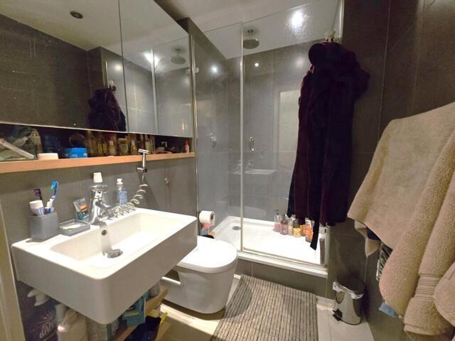 For Sale 2 Bedroom Shared Living/roommate Hayes Greater London DS99054784