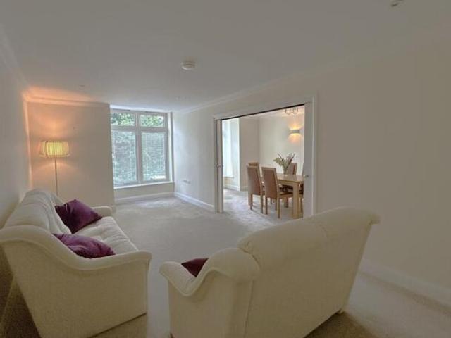 For Sale 2 Bedroom Shared Living/roommate Haywards Heath West Sussex DS101996106