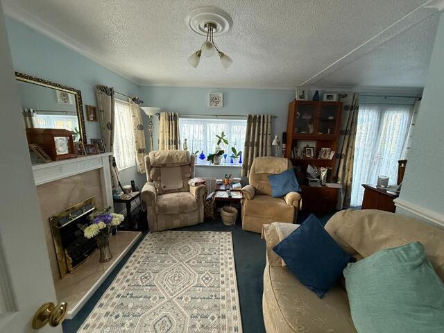 For Sale 2 Bedroom Shared Living/roommate Heacham Norfolk DLS99608546