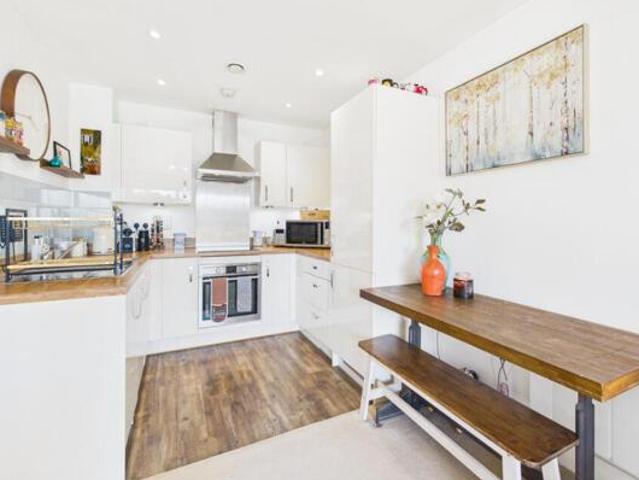 For Sale 2 Bedroom Shared Living/roommate Hemel Hempstead Hertfordshire DLS98864687
