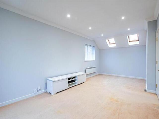 For Sale 2 Bedroom Shared Living/roommate Hemel Hempstead Hertfordshire DLS99029220