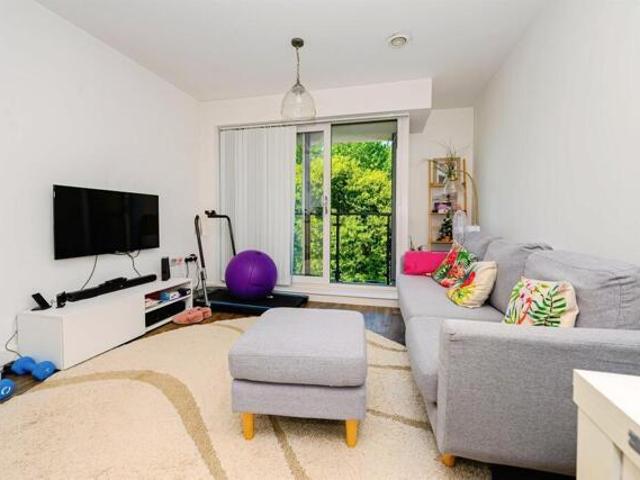For Sale 2 Bedroom Shared Living/roommate Hemel Hempstead Hertfordshire DS100398471