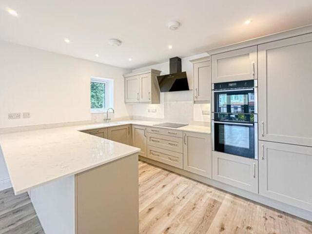 For Sale 2 Bedroom Shared Living/roommate Heswall Wirral DLS101678827