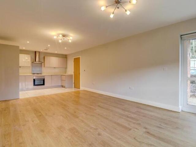 For Sale 2 Bedroom Shared Living/roommate High Wycombe Buckinghamshire DLS99986540