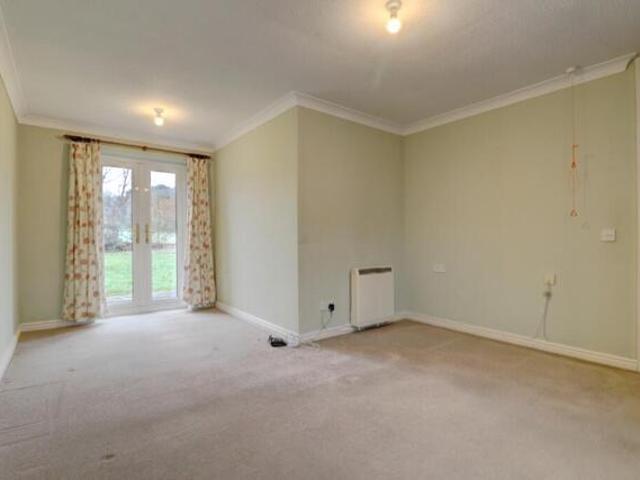 For Sale 2 Bedroom Shared Living/roommate High Wycombe Buckinghamshire DS99840013